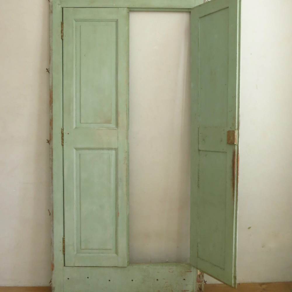 Porte ancienne à double battant - C'est Vintage - Commodes, tables et ...
