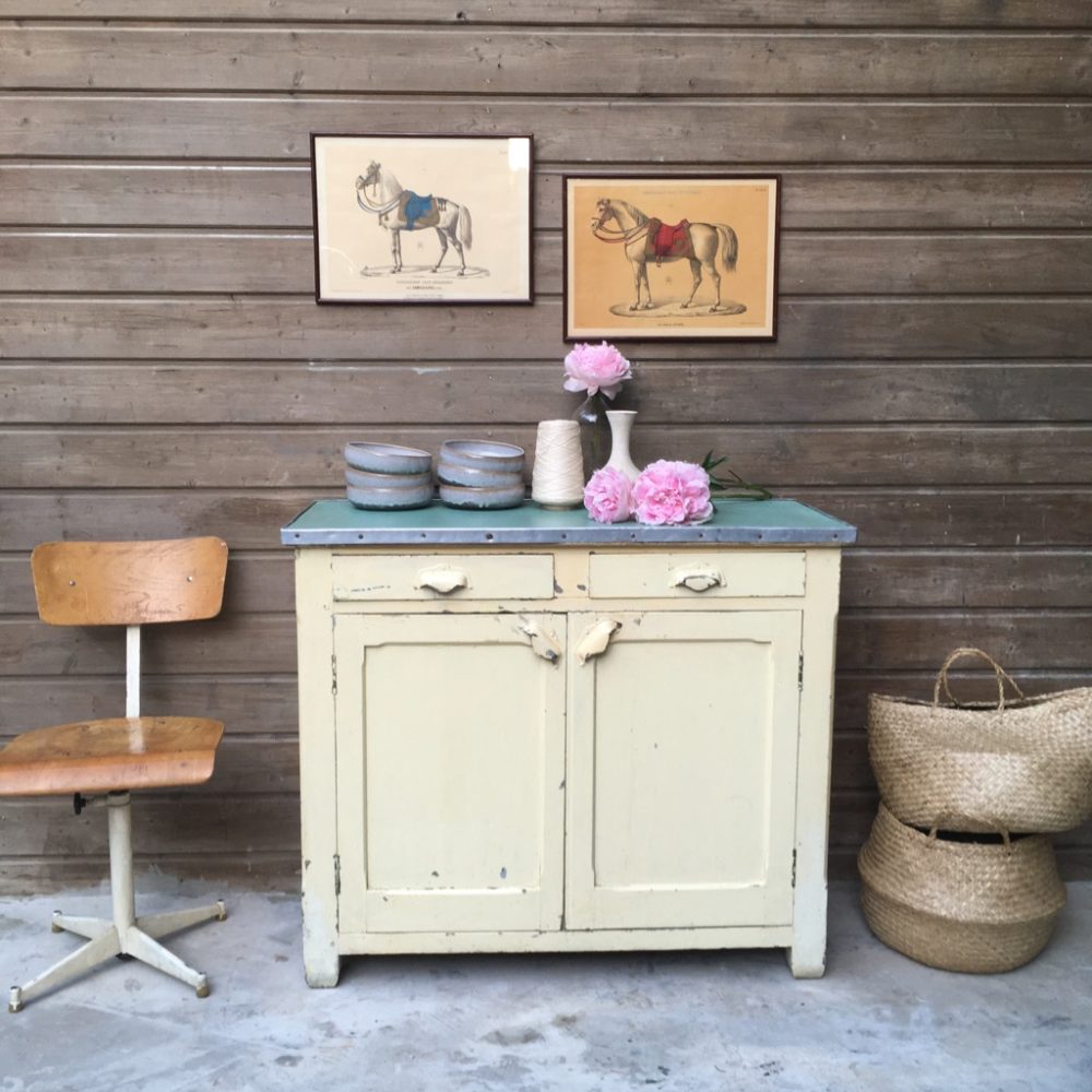 Mobilier vintage, commodes, armoires, tables, buffets - C'est Vintage